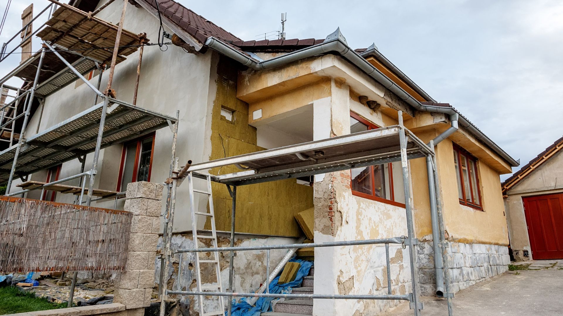 The Top 5 Signs It’s Time to Knock Down and Rebuild | Brookhaven Homes